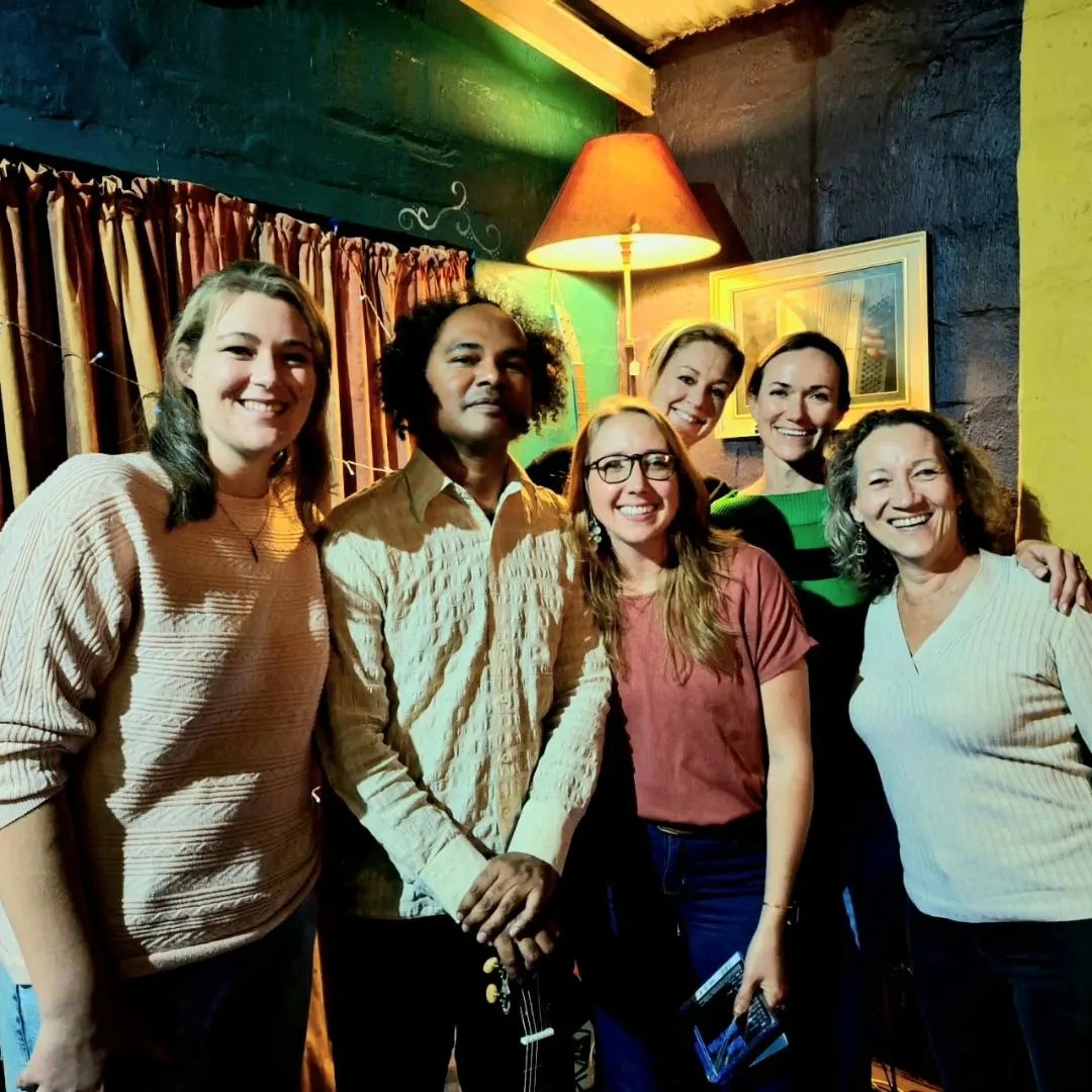 Sons de Moçambique: A jornada musical do Dino Miranda pela Europa - Moz ...