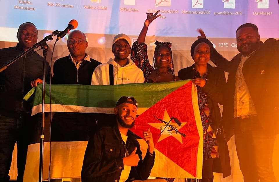 Moçambique na semifinal do Campeonato Mundial de Poesia Falada em Paris ...