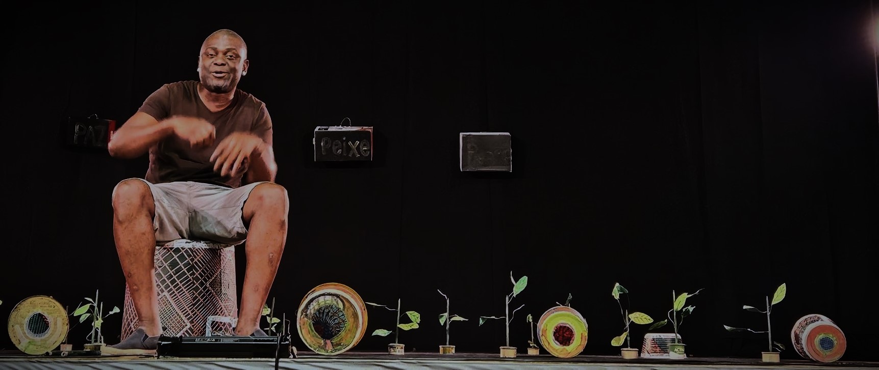 Klemente Tsamba apresenta “Dizcontos” no Brasil no Festival ...